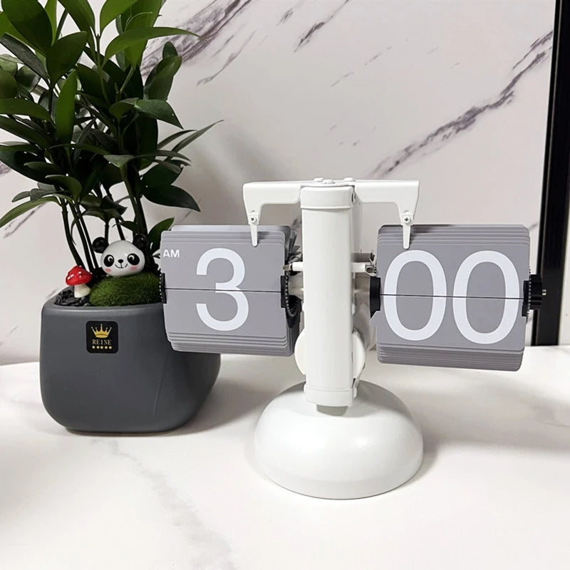 TimeMaster™ Automatic Flip Clock – Bibtic